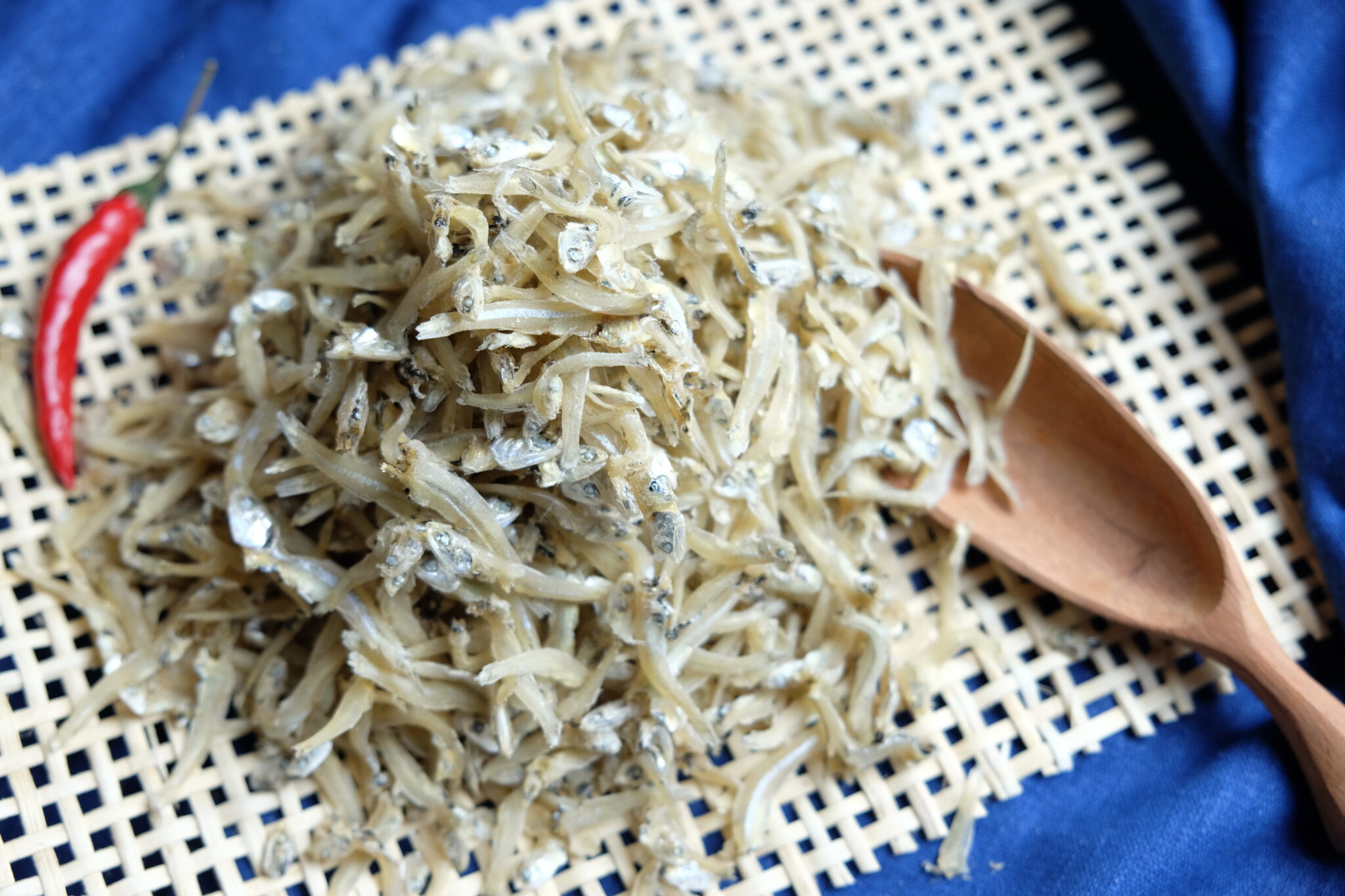 Cá cơm khô lột | Dried Anchovy (peeled/fillet) | Cá cơm khô lột sạch, tiện lợi – đặc sản từ Saky ...